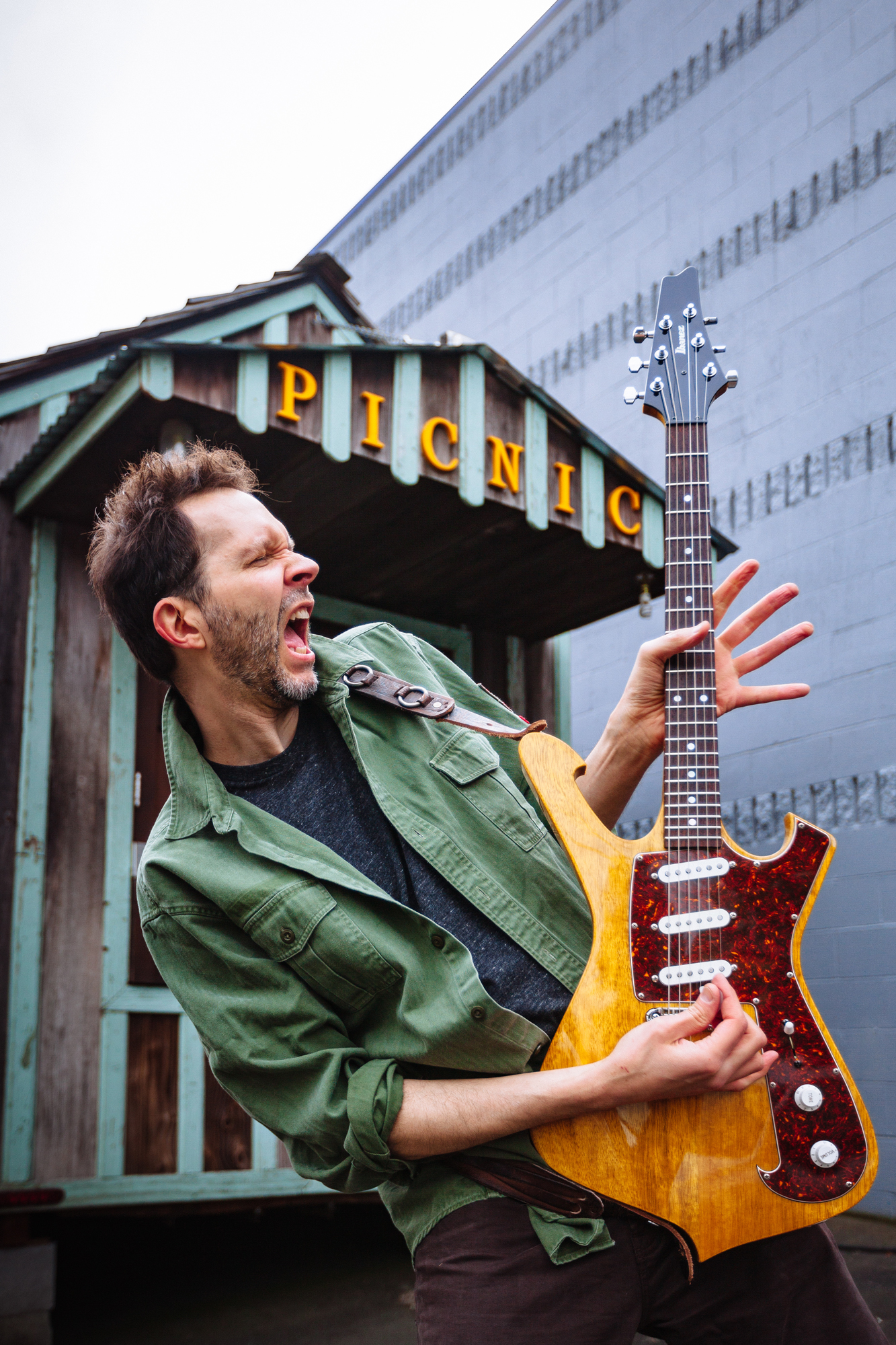 Exclusive: Paul Gilbert Interview - RUSHONROCK